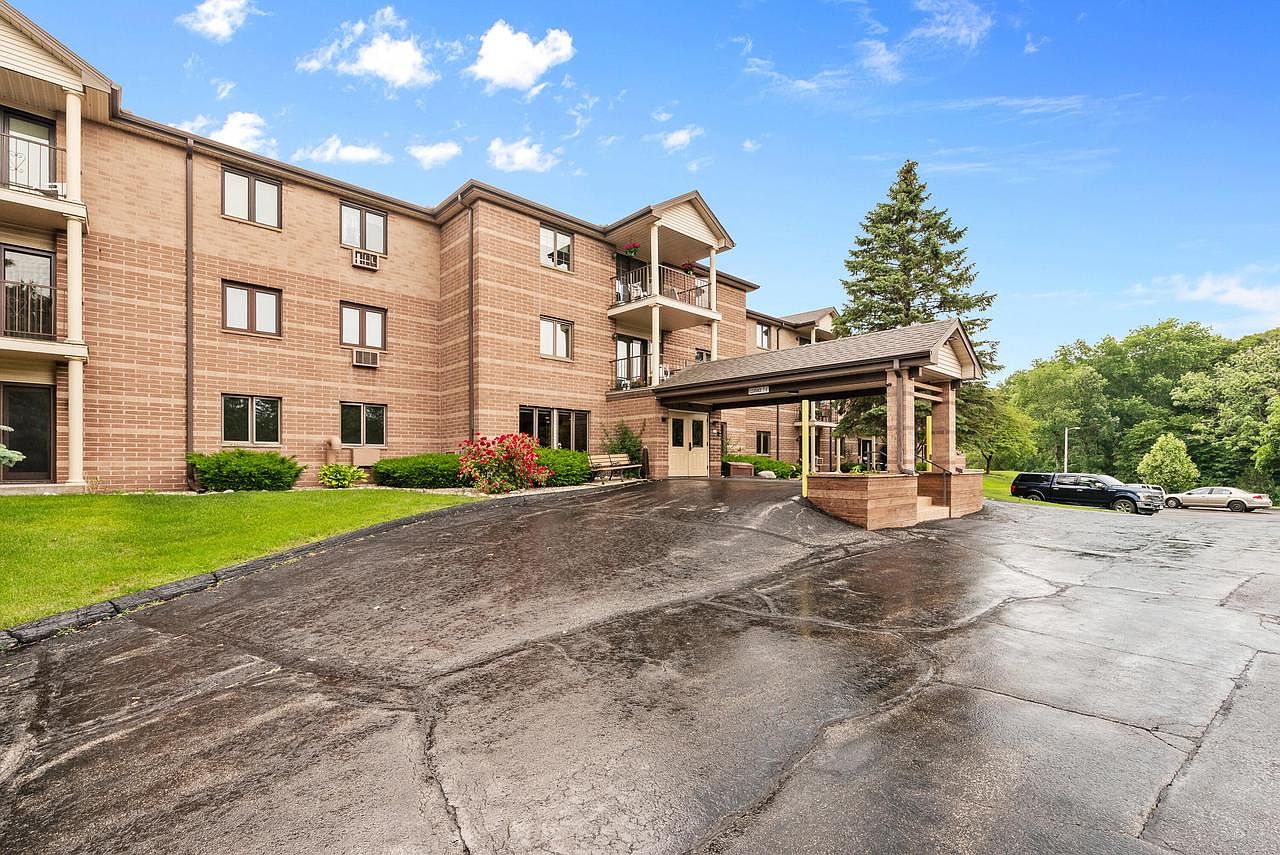 530 North Silverbrook DRIVE UNIT 335, West Bend, WI 53090 | MLS ...