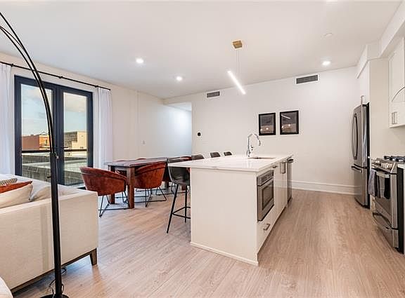 710 Baronne St #402, New Orleans, LA 70113 | MLS #2381772 | Zillow