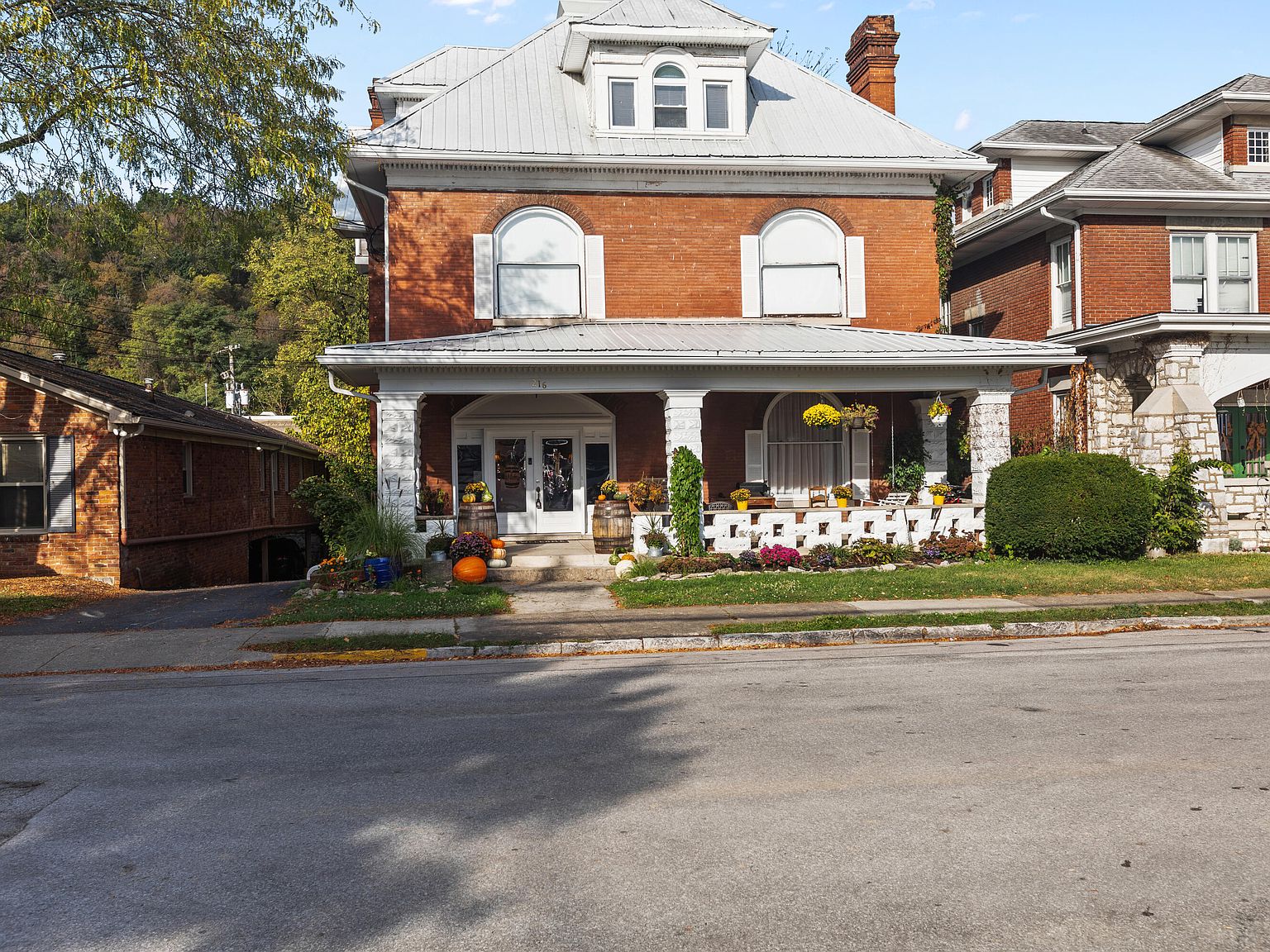 216 Conway St, Frankfort, KY 40601 | MLS #24015486 | Zillow