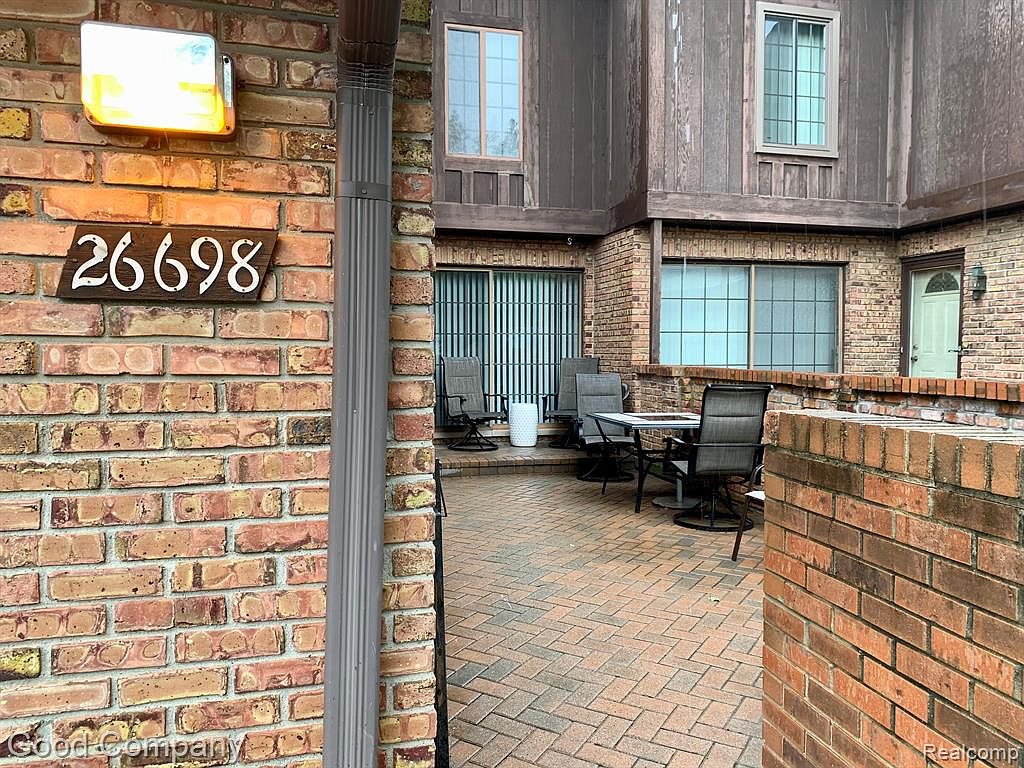 26698 Summerdale Dr, Southfield, MI 48033 | Zillow