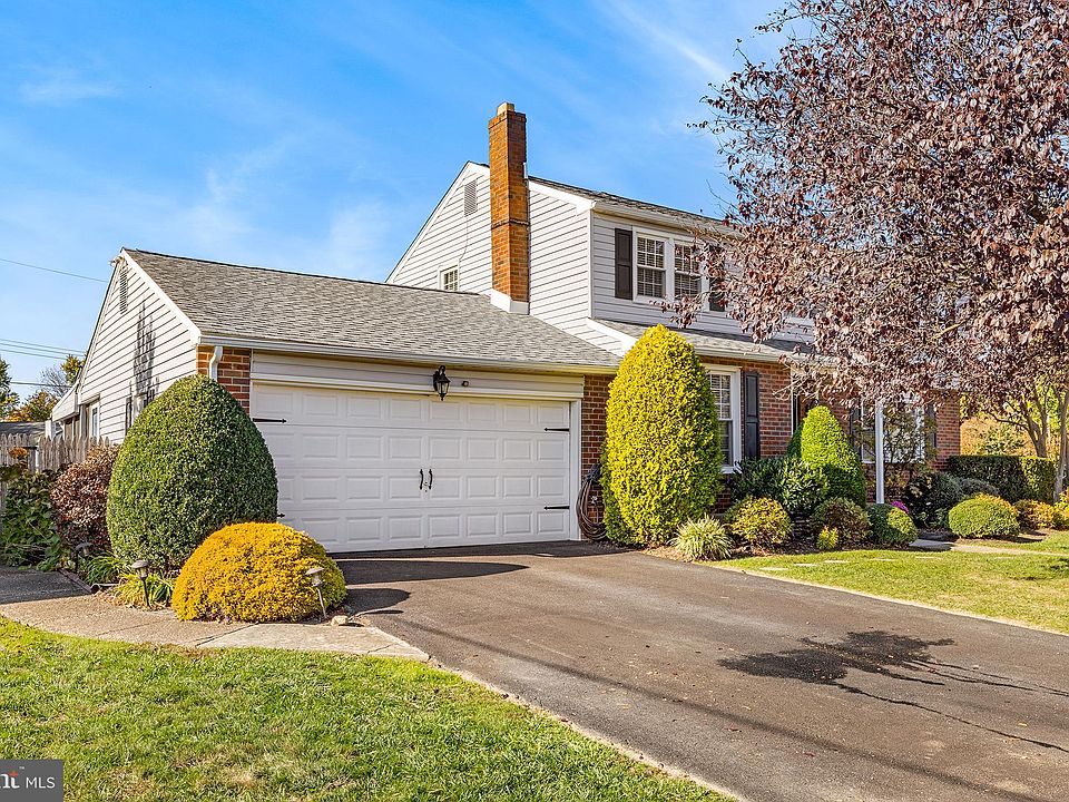 656 Lamp Post Ln, Aston, PA 19014 | Zillow