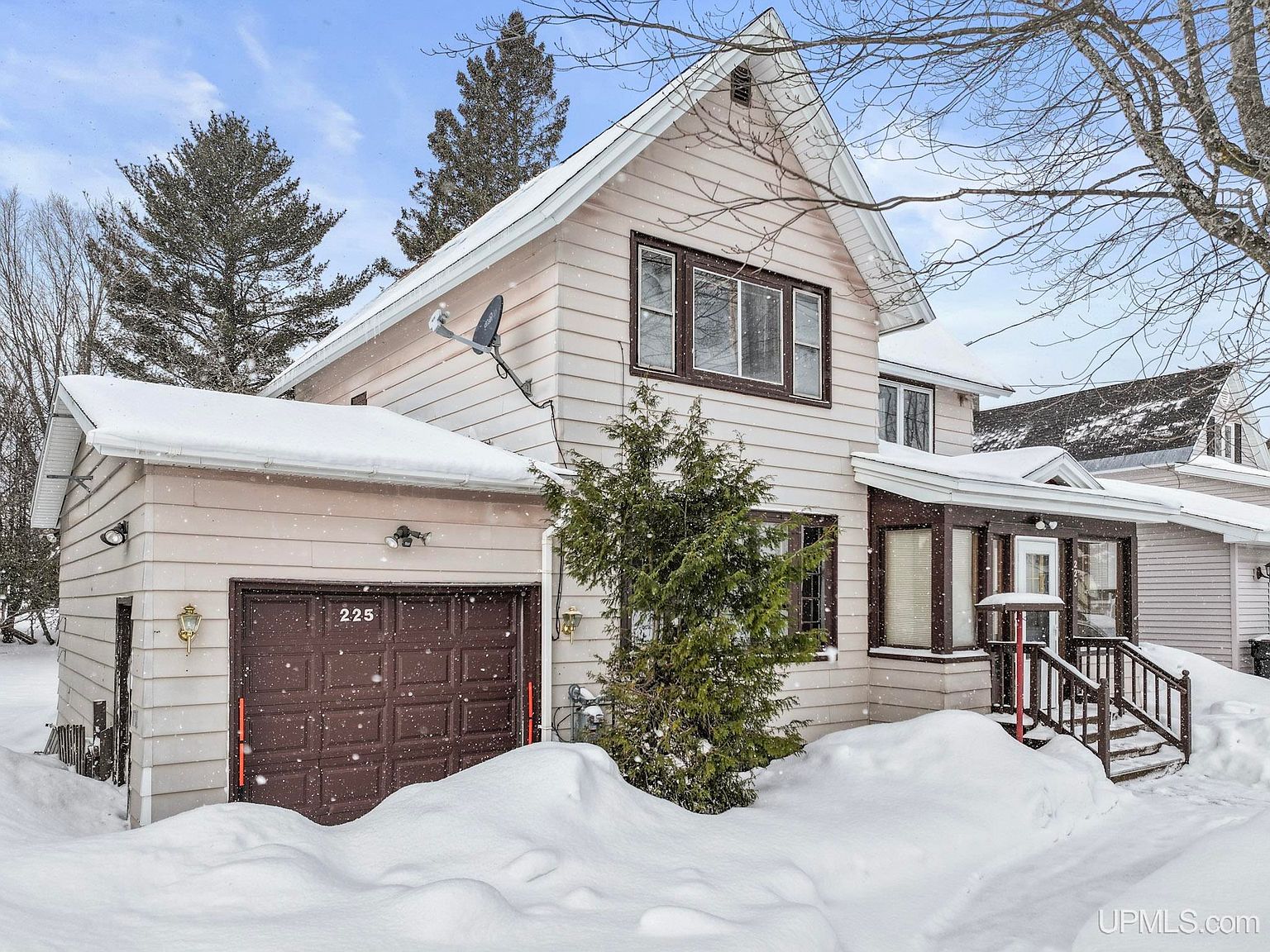 225 Kearsarge St, Laurium, MI 49913 | Zillow