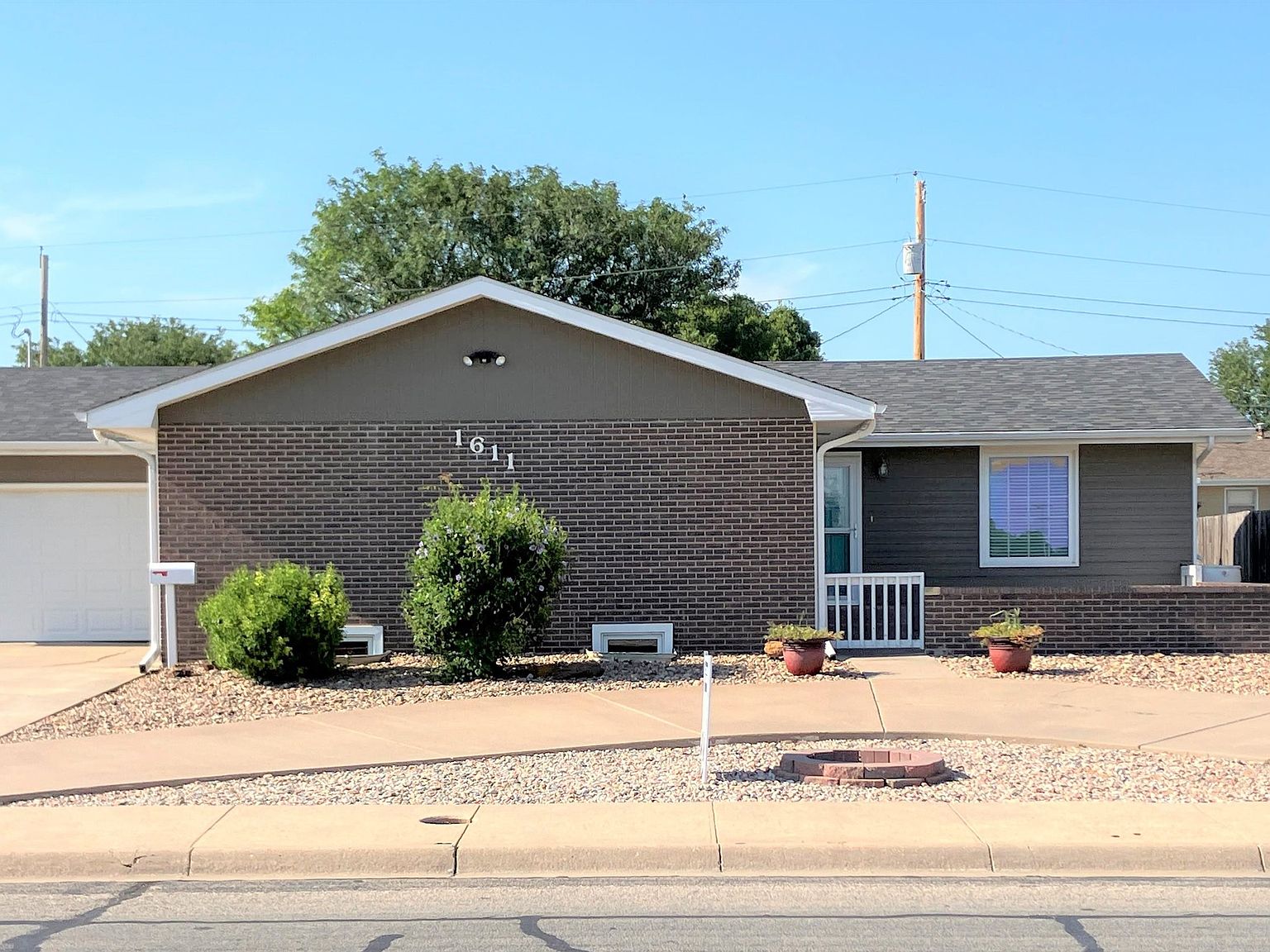 1611 E 22nd St, Hays, KS 67601 | Zillow