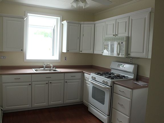 4 Fern Pl, Bronx, NY 10465 | Zillow