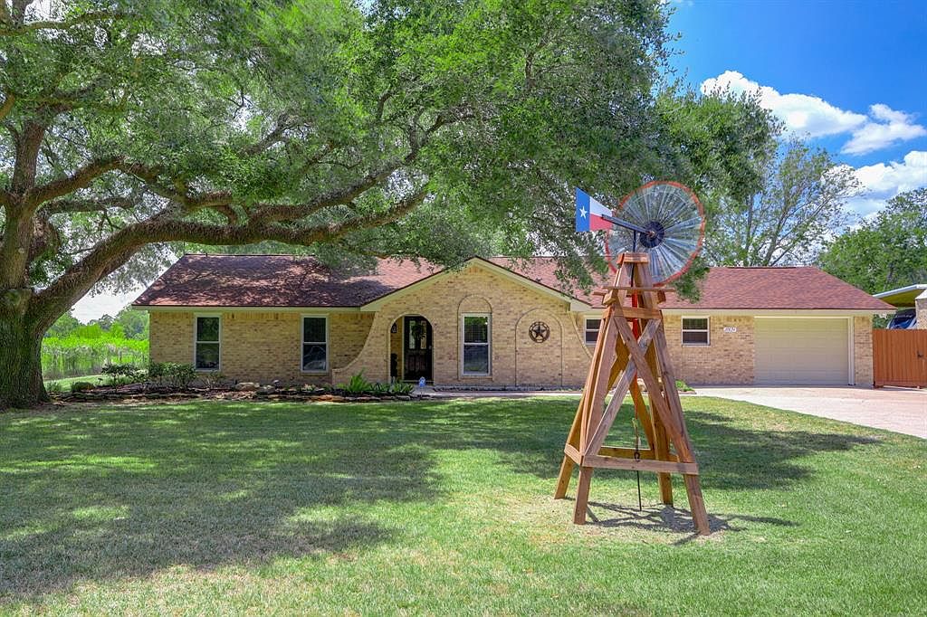 2809 County Road 2058, Hull, TX 77564 | MLS #84763394 | Zillow