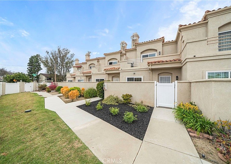 1845 Plaza Del Amo APT C, Torrance, CA 90501 | MLS #OC25128494 | Zillow