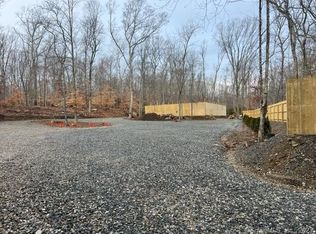 828 Vauxhall Street Ext, Waterford, CT 06385 | MLS #24085990 | Zillow