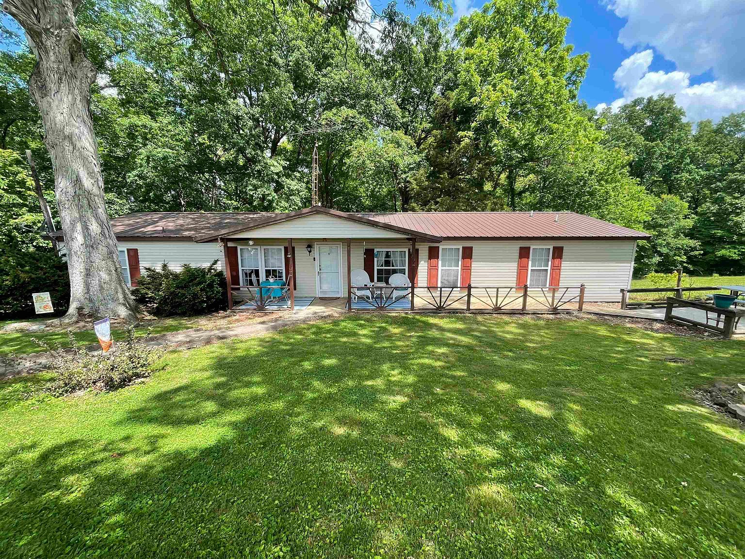 533 Old Vincennes Rd, Mitchell, IN 47446 | MLS #202318596 | Zillow
