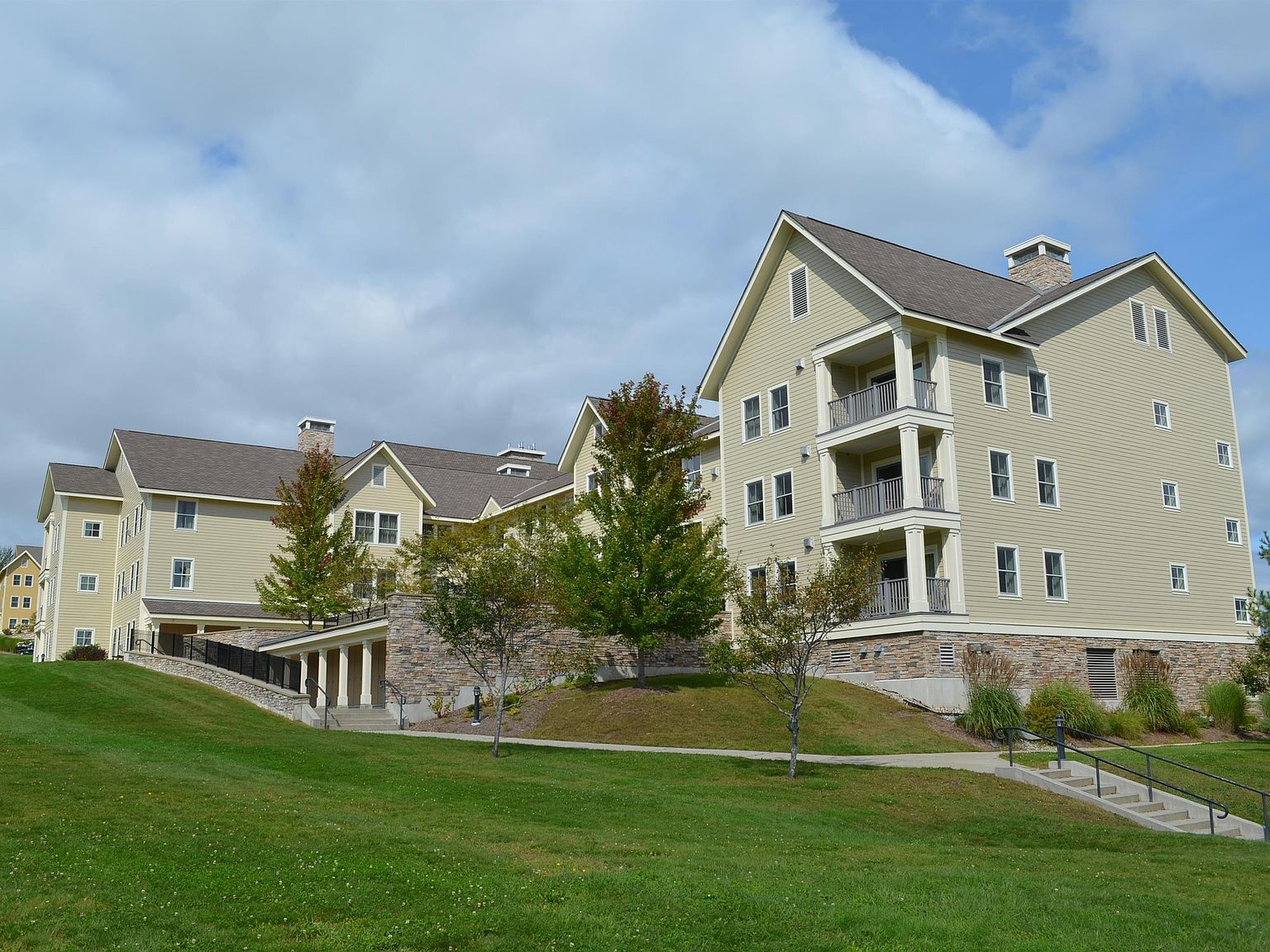 610/612 Jackson Gore Adams House Vis, Ludlow, VT 05149 | Zillow