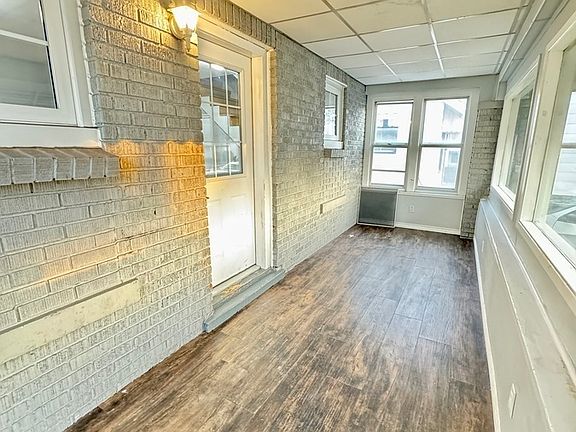 1054 Lena Ave, Windsor, ON N9C 3K4 | Zillow