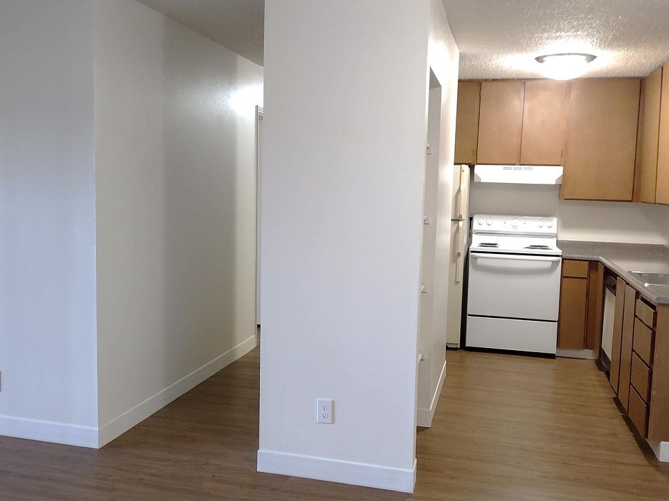 9900 SW North Dakota St APT 8, Portland, OR 97223 | Zillow