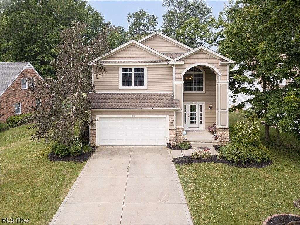 15 Minnewawa Rd, Timberlake, OH 44095 | Zillow