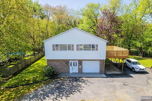 224 Grand Ave, Park Ridge, NJ 07656 | MLS #24013432 | Zillow