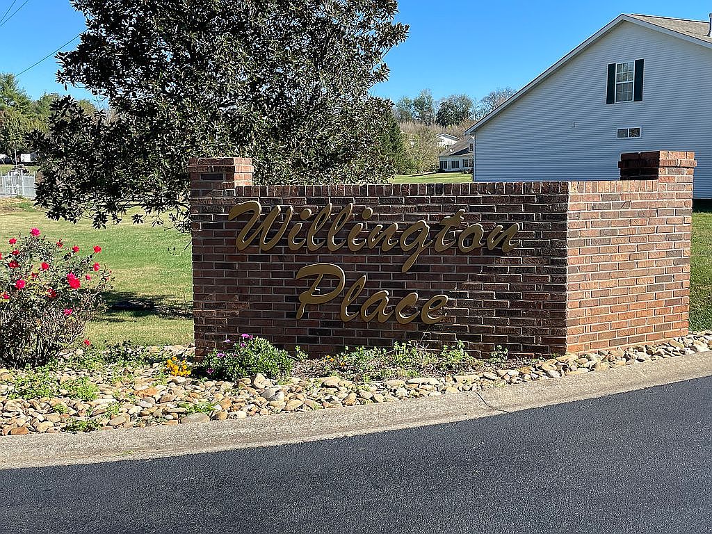 300 Willington Pl, Loudon, TN 37774 | Zillow 300 Willington Pl, Loudon, TN 37774 | Zillow