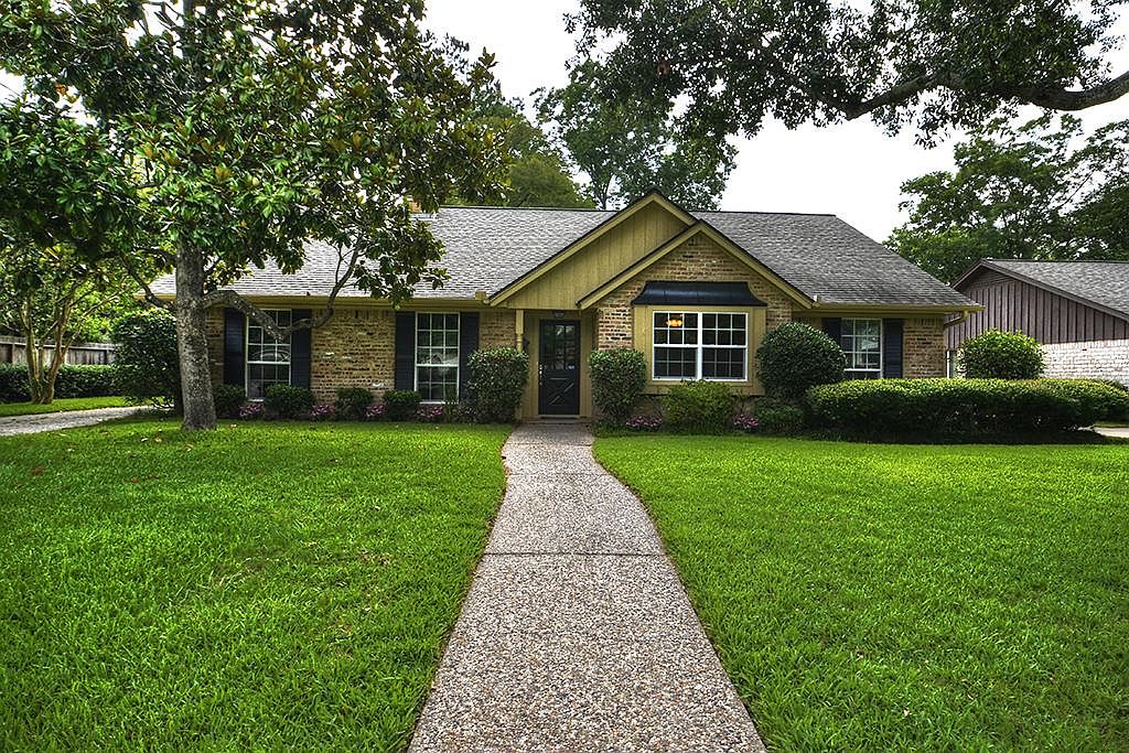 530 Ashford Forest Dr, Houston, TX 77079 | Zillow