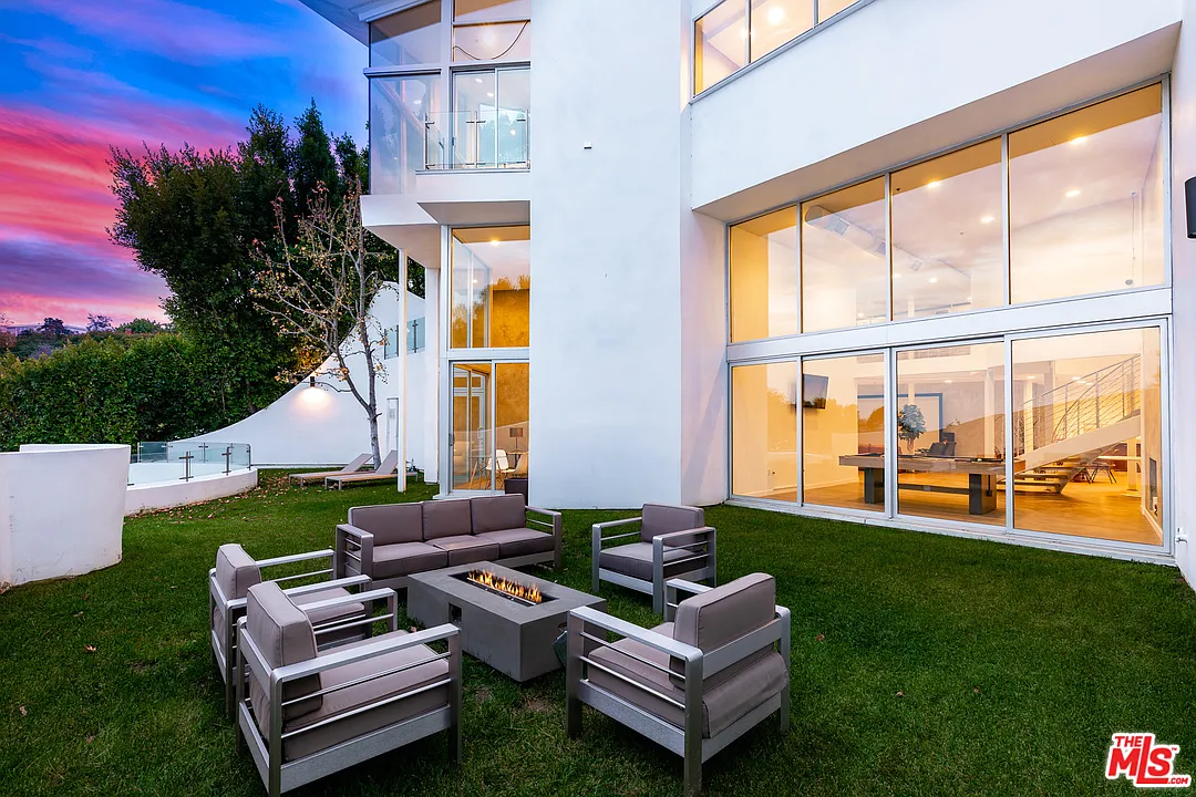 Abandoned: Inside Mary J. Blige's Former Hollywood Hills Mansion ...