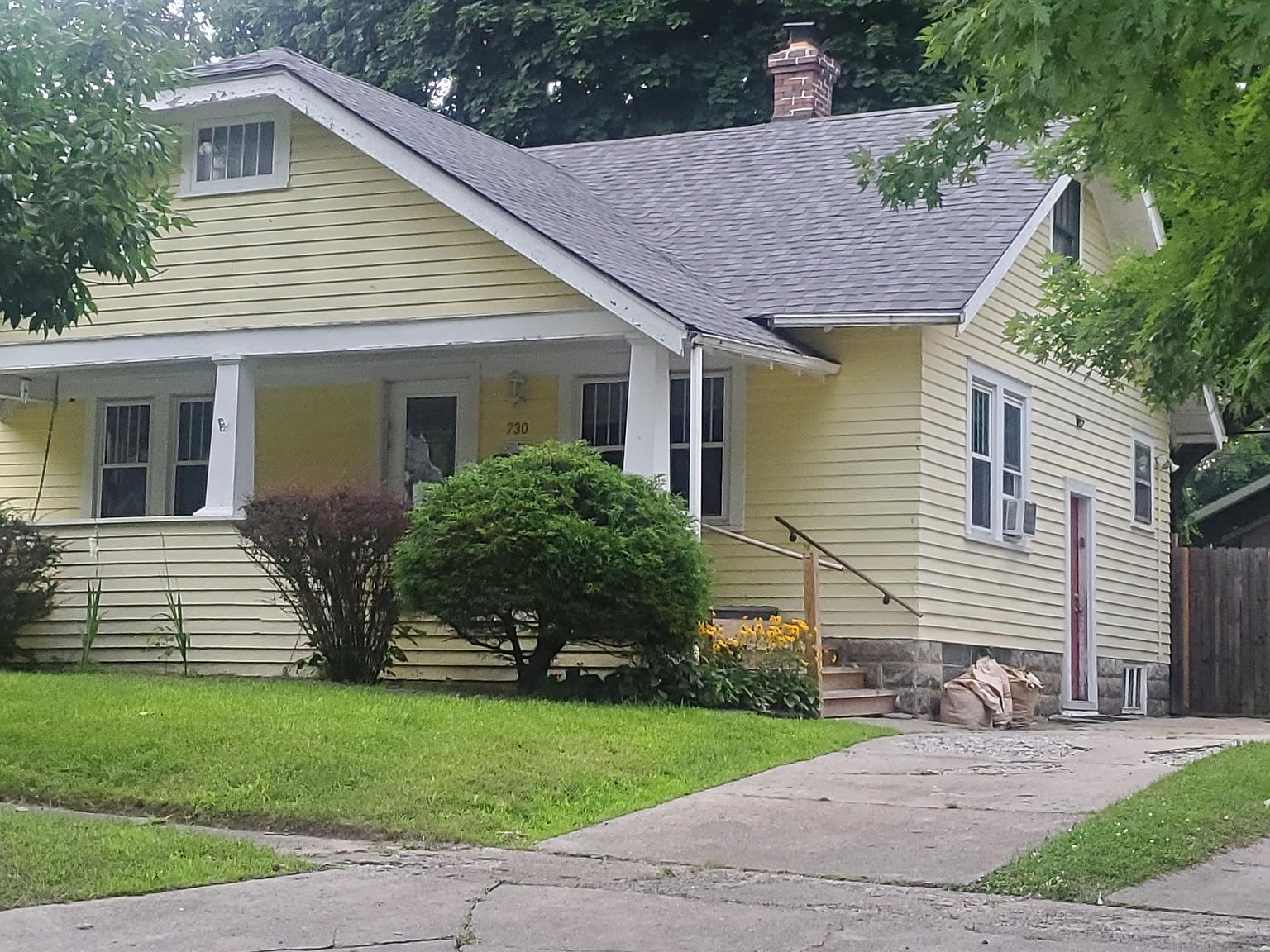 730 Frank St, Flint, MI 48504 | Zillow