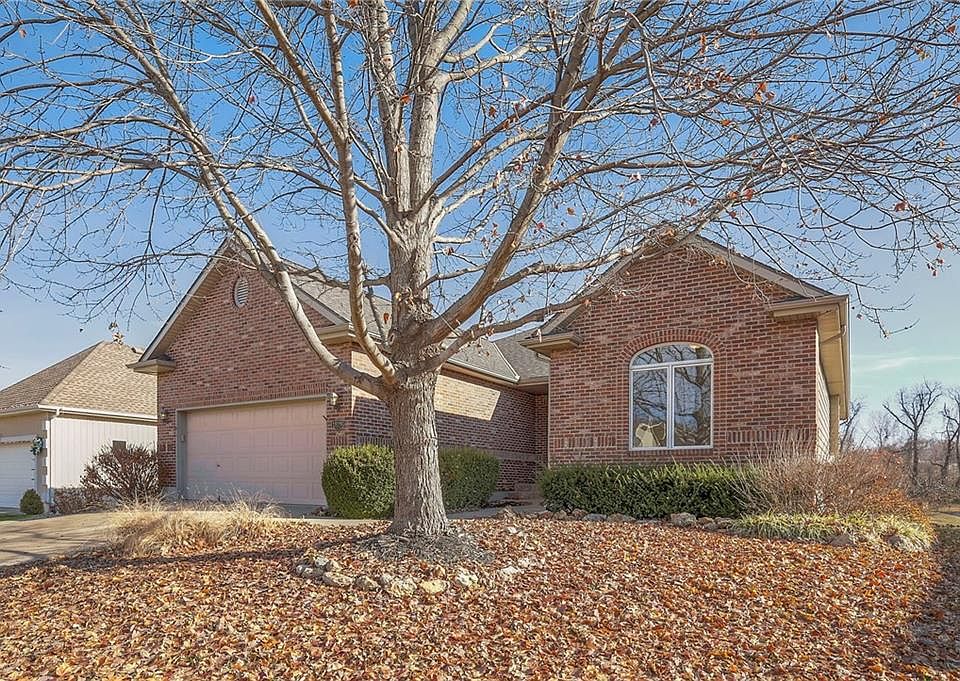 1829 S Aztec Ave, Independence, MO 64057 | Zillow