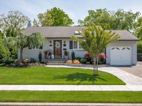Merrick NY Real Estate - Merrick NY Homes For Sale | Zillow