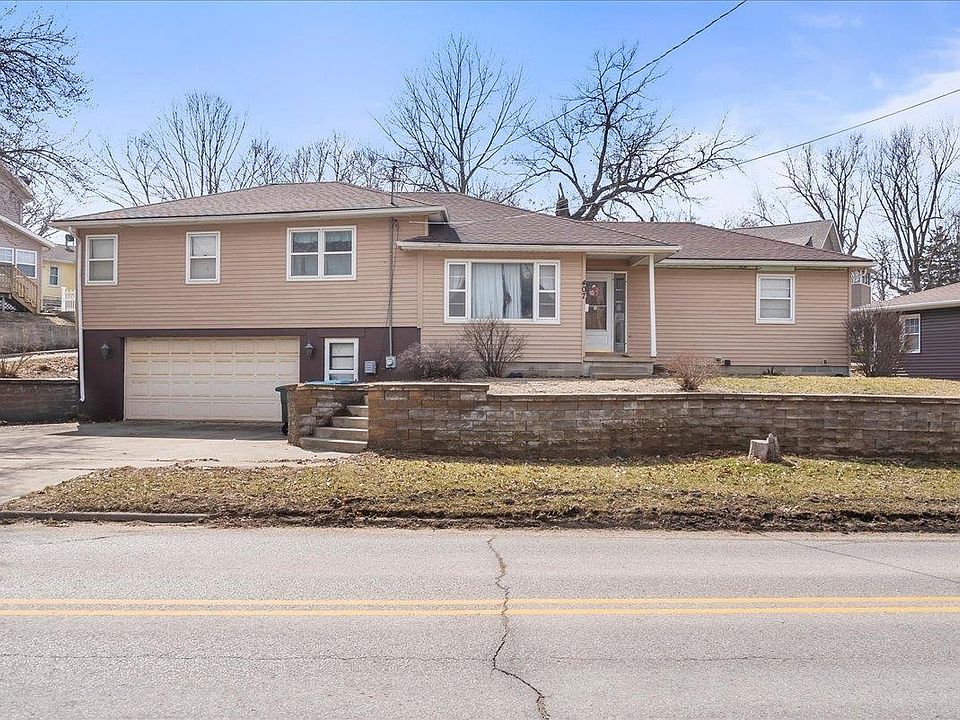 407 Oakland Ave, Waterloo, IA 50703 | Zillow