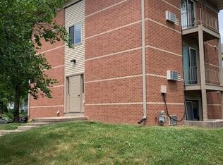 40 S Johnson St, Iowa City, IA 52240 | Zillow