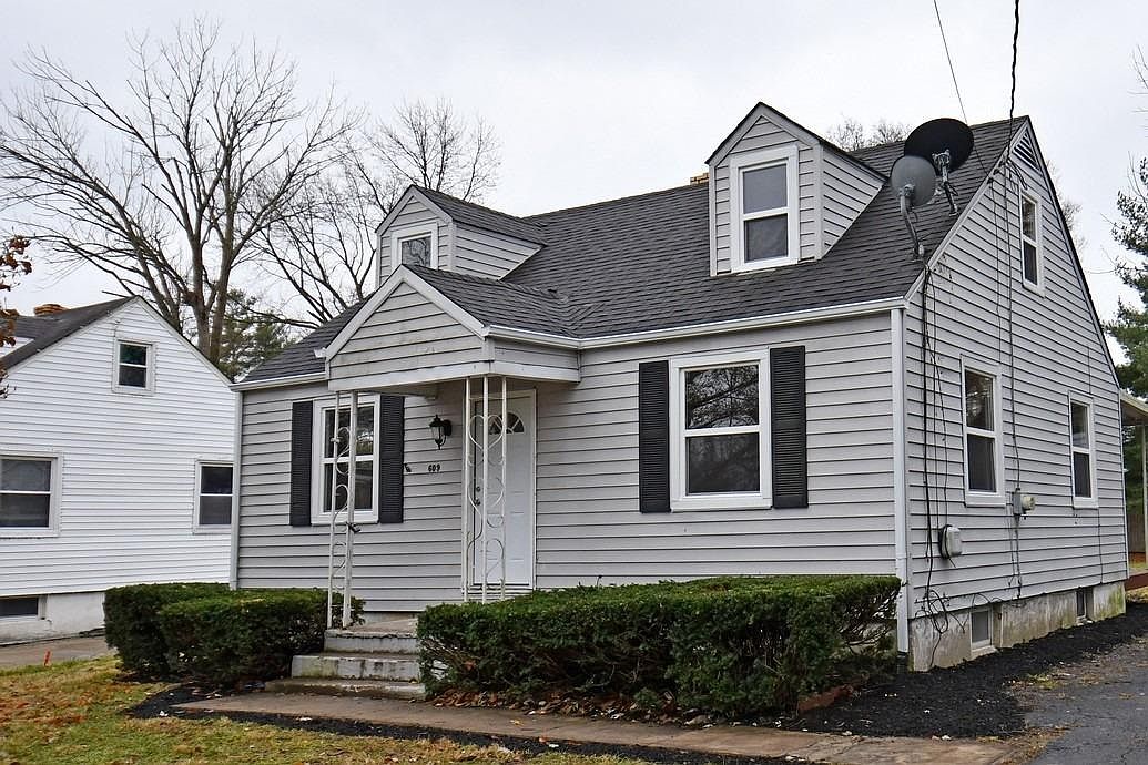 609 Smiley Ave, Cincinnati, OH 45246 | Zillow