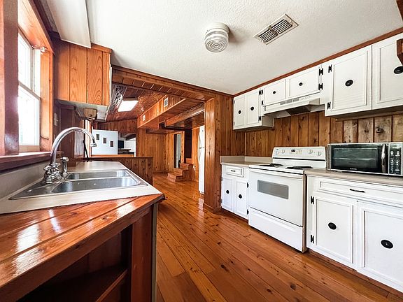 2910 Richard St, Kinard, FL 32449 | MLS #313805 | Zillow