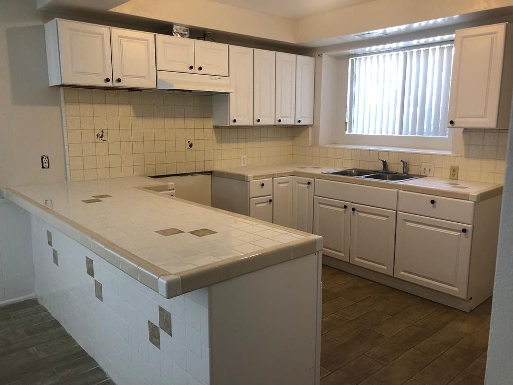 11707 York Ave APT A, Hawthorne, CA 90250 | Zillow