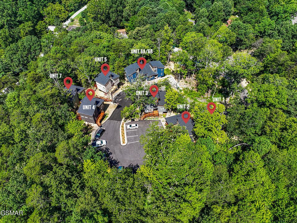 2385 Forge Hideaway Loop Pigeon Forge TN | Zillow