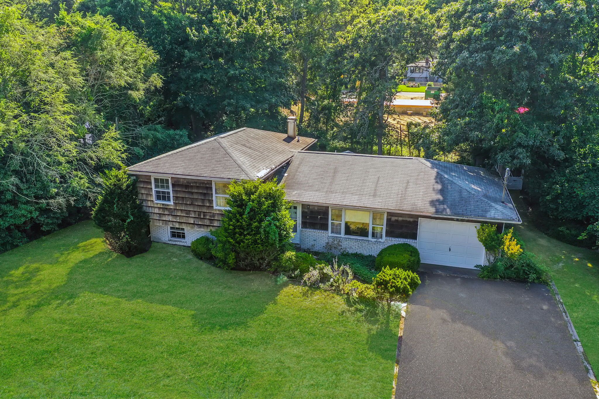 11 Easterly Rd, Hampton Bays, NY 11946 | Out East