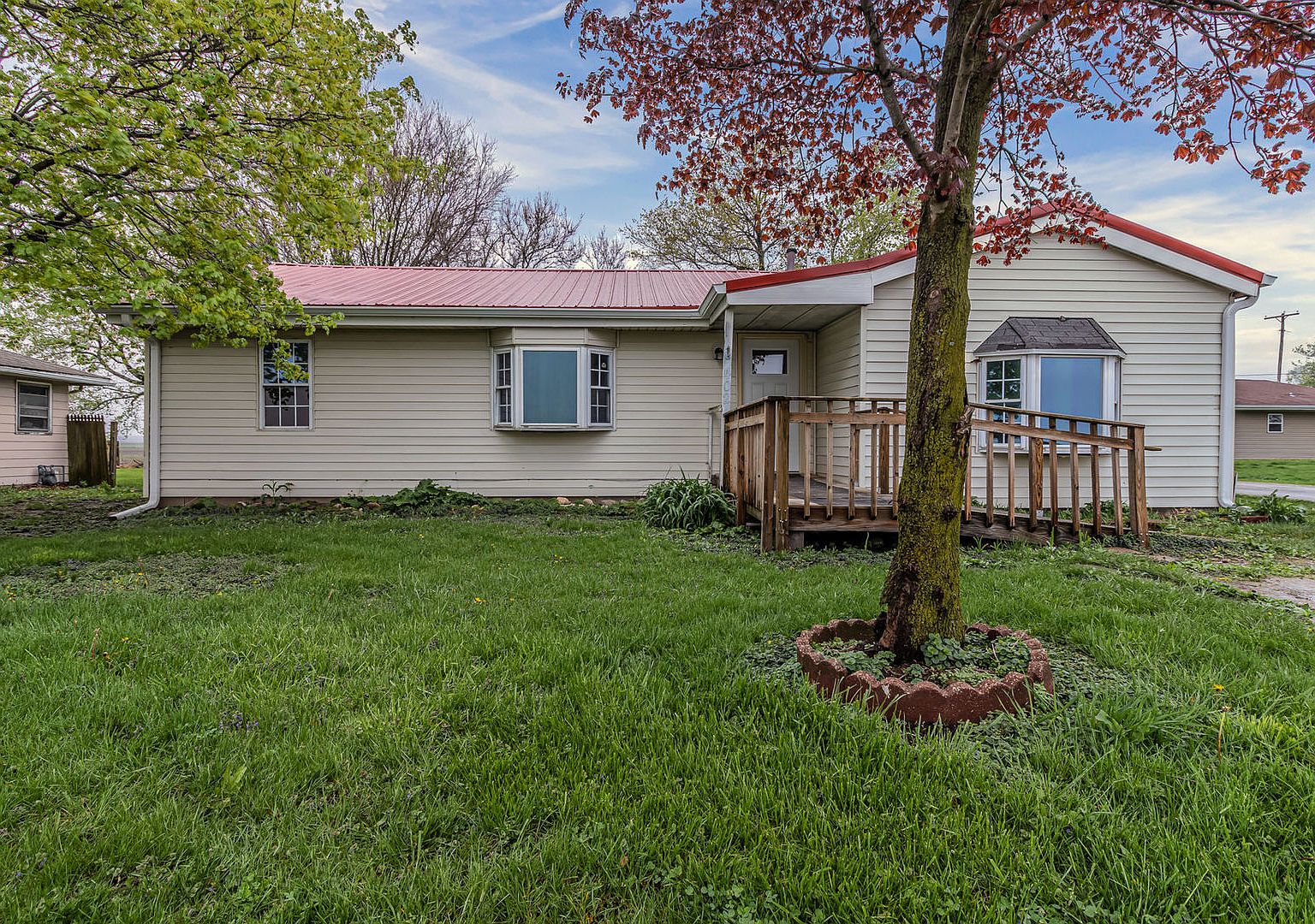 402 Railroad St, Dewey, IL 61840 | Zillow