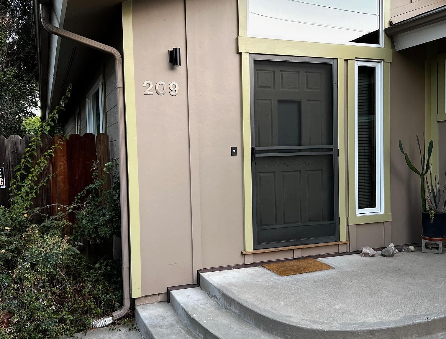 209 N Fulton St, Ojai, CA 93023 | Zillow