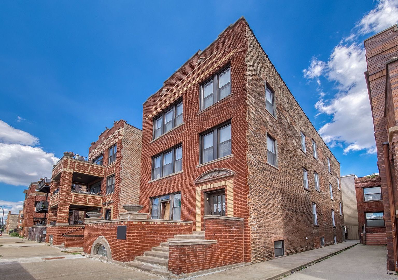 2316 W Augusta Blvd #2F, Chicago, IL 60622 | Zillow