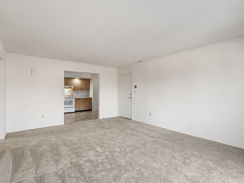 Geneva Street Apartments - 168 Lewis St Elkhorn WI | Zillow