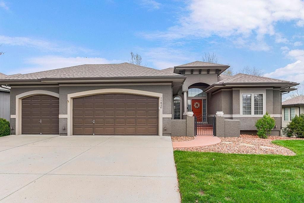 11826 Delavan Ave, Kansas City, KS 66109 | Zillow