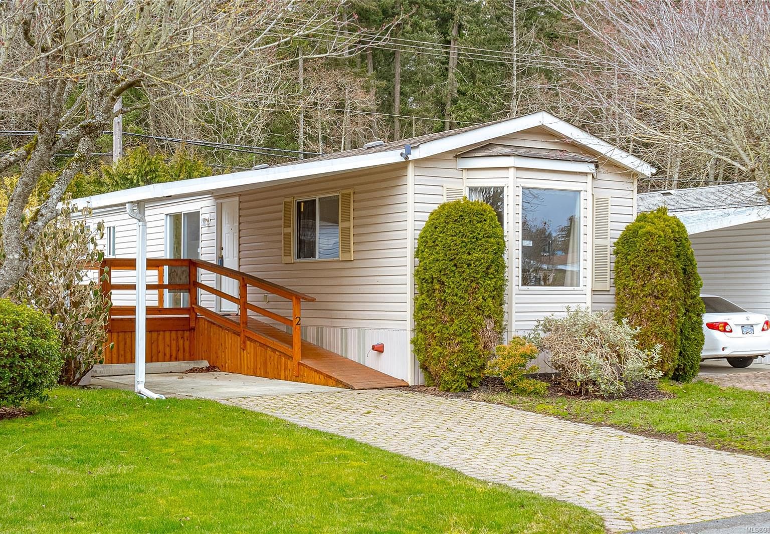 7583 Central Saanich Rd #2, East Saanich 2, BC V8M 2B6 | MLS #989741 ...