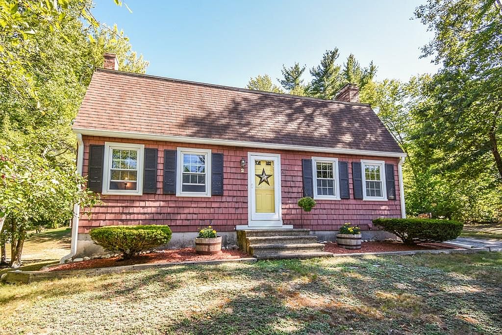 2 Pine St, Townsend, MA 01469 | Zillow