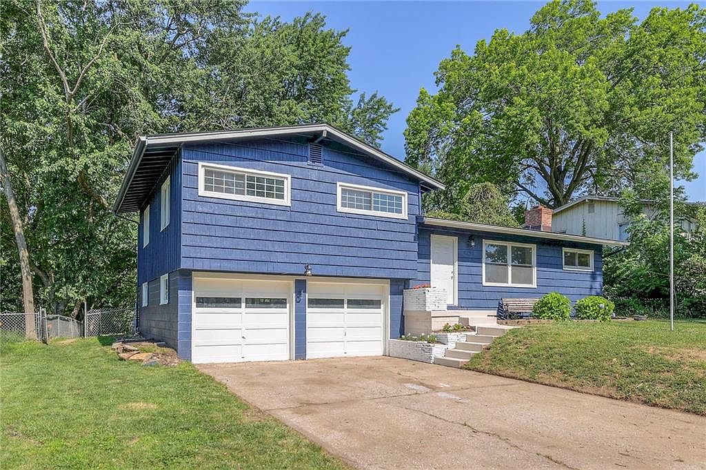 6870 N Montrose Ave, Kansas City, MO 64151 | Zillow