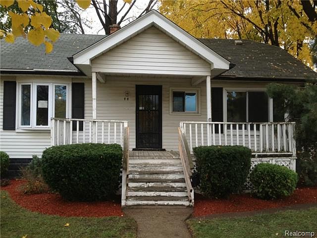 44 Leslie St, Mount Clemens, MI 48043 | Zillow