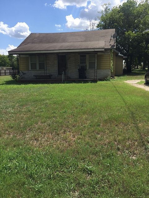 312 N Houston St, Lorena, TX 76655 | Zillow