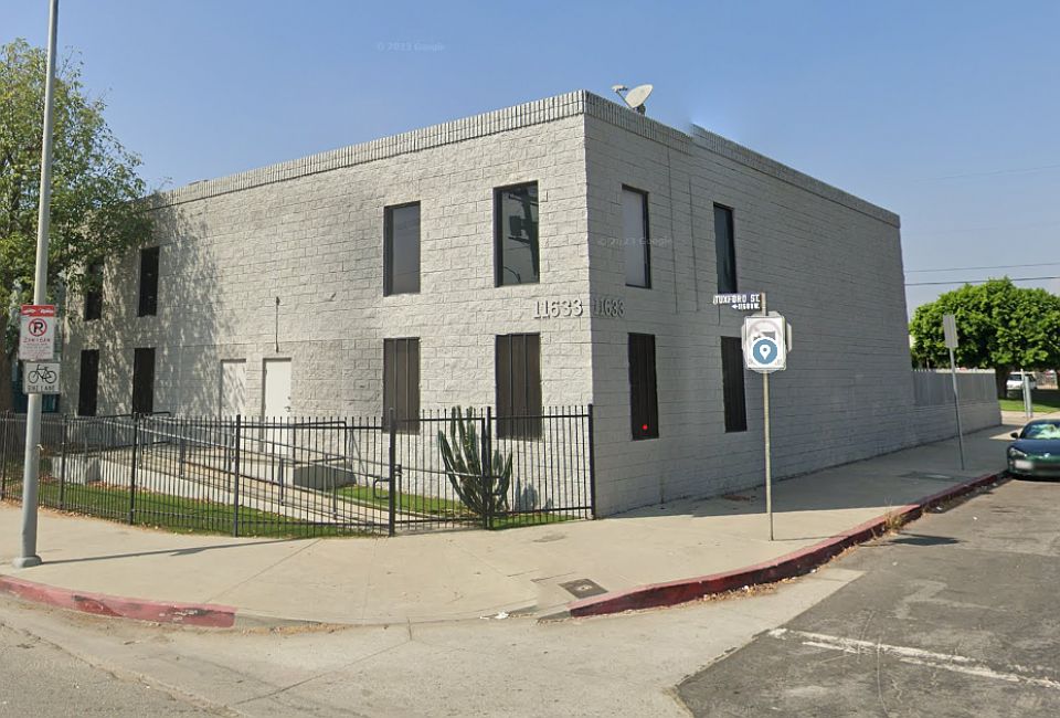 11633 Tuxford St, Sun Valley, CA 91352 | Zillow
