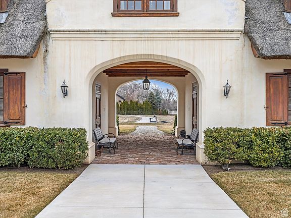 2621 E Providence Ct, Holladay, UT 84121 | MLS #2068642 | Zillow