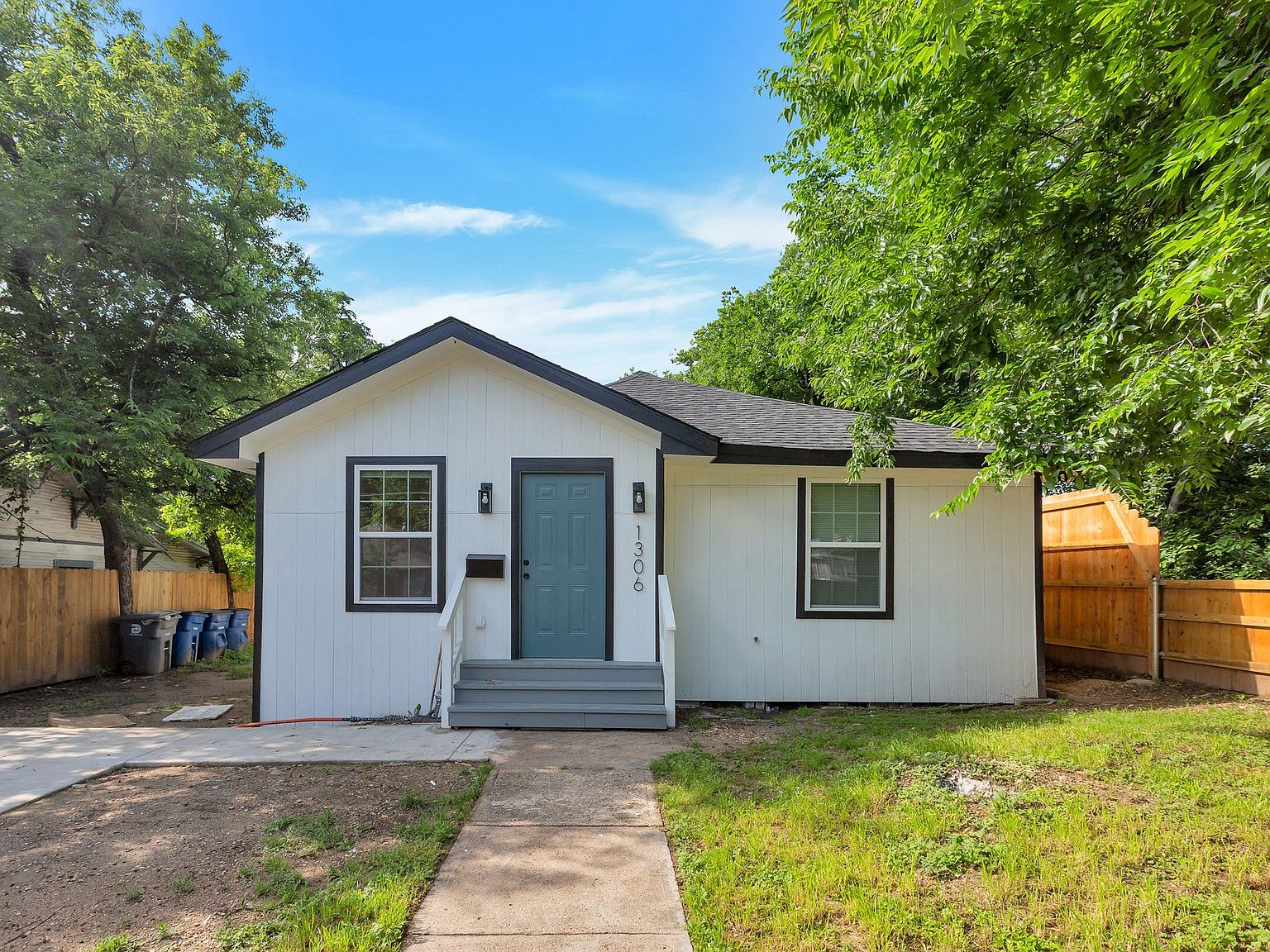 1306 Claude St, Dallas, TX 75203 | Zillow