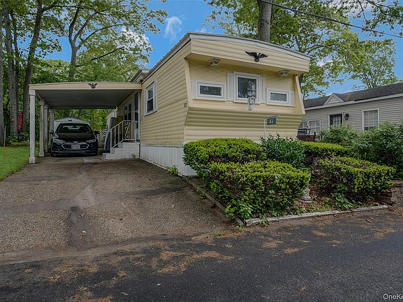 658-F7 Sound Avenue Avenue, Calverton, NY 11933 | Zillow