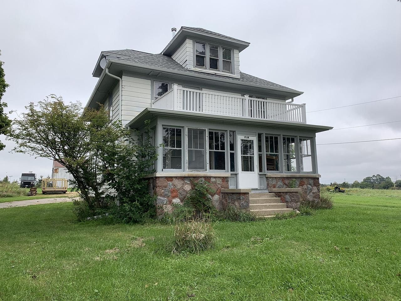 1724 West Sumner STREET, Hartford, WI 53027 | Zillow