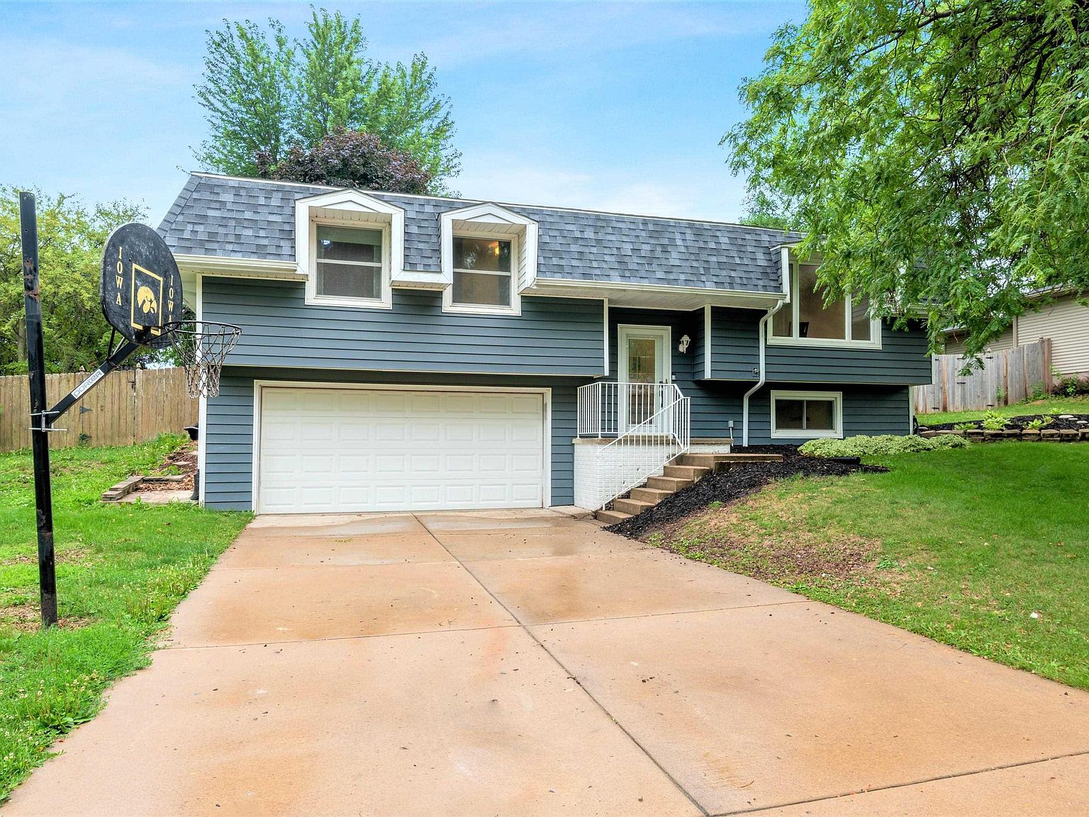 310 S Park View Dr, Park View, IA 52748 | Zillow