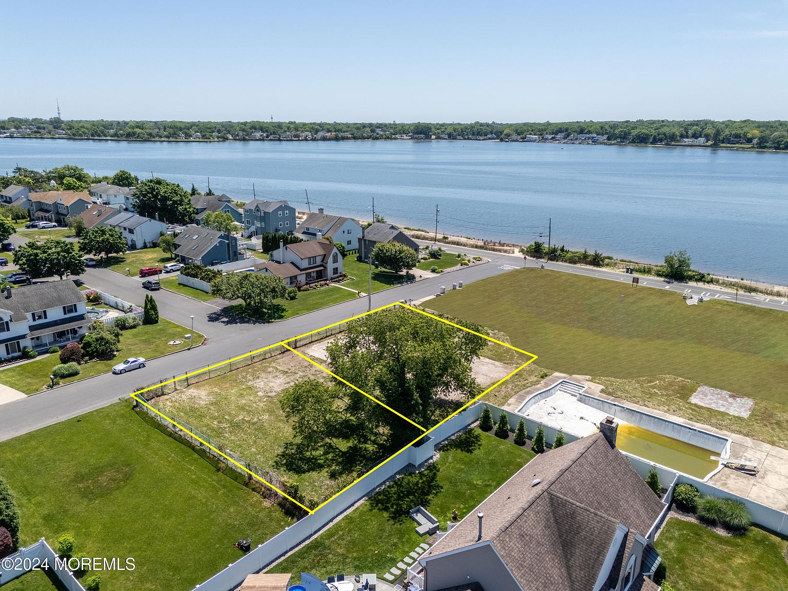 27 Vernon Avenue, Neptune, NJ 07753 | MLS #22411408 | Zillow