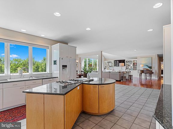 275 Edgemere Dr, Lancaster, PA 17601 | MLS #PALA2050428 | Zillow