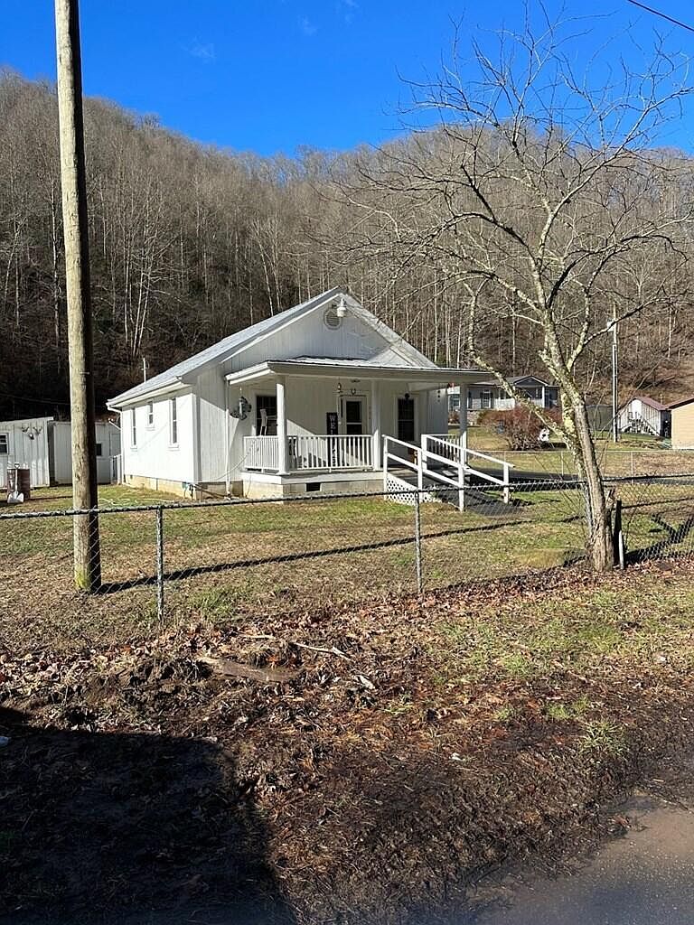 332 Dry Creek Rd, Topmost, KY 41862 | Zillow