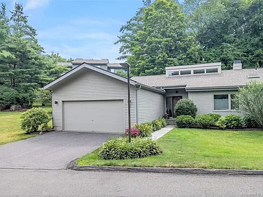 Hunter's Run - 5 Brenthaven Avon CT | Zillow